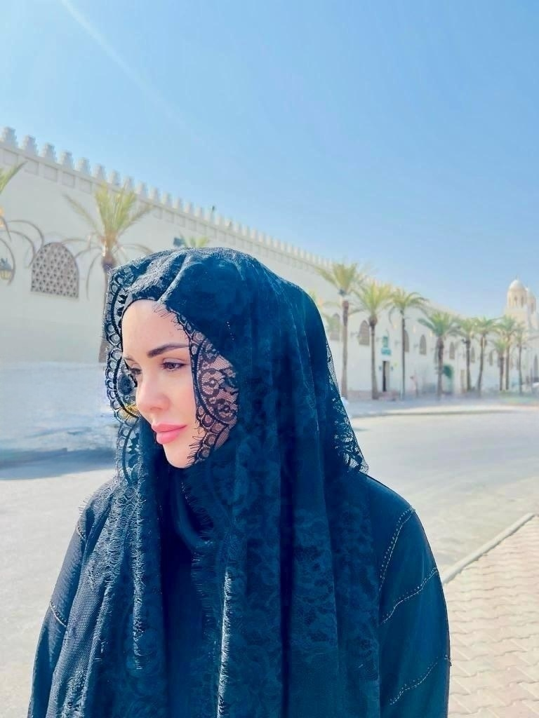 A Spiritual Journey with Gulsum Elkhatroushi & Salambooking Umrah Tour ...